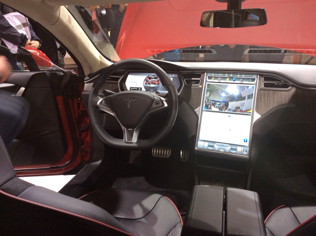 Tesla samochód elektryczny - Materiały Kompozytowe - Composite marerials